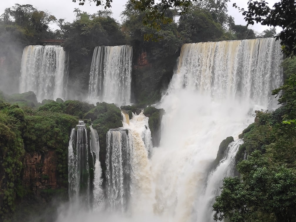 Chutes d'Iguazu (Argentine et Brésil): Carte + Guide Complet